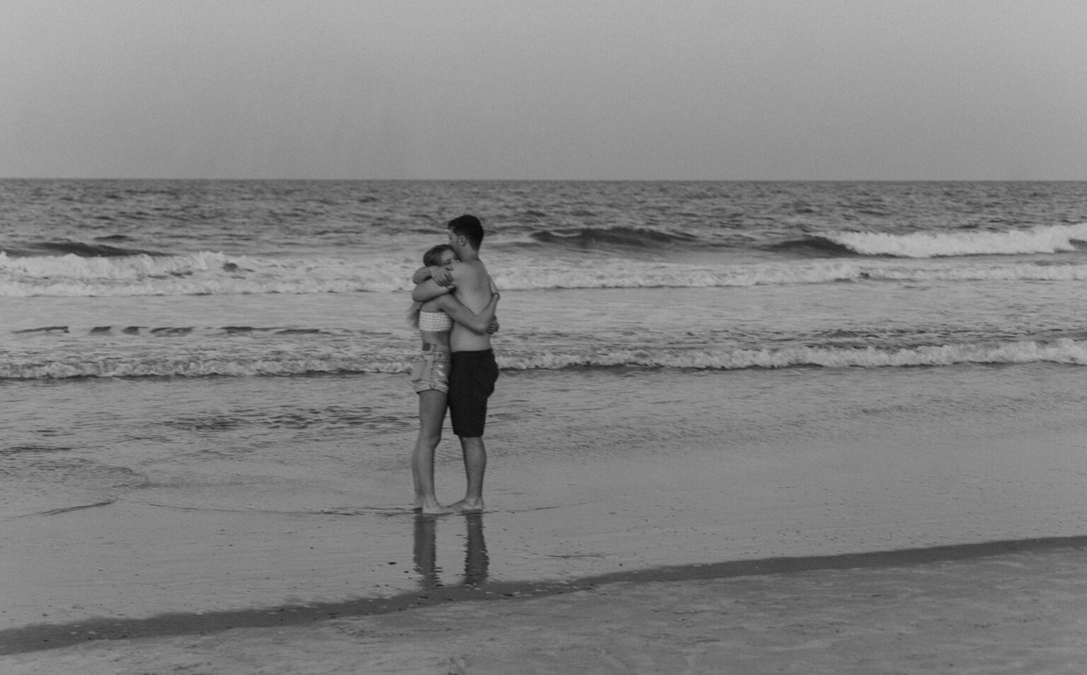 Candid Beach Couples Session | Daytona Photographer – clarkphotoandfilm.com